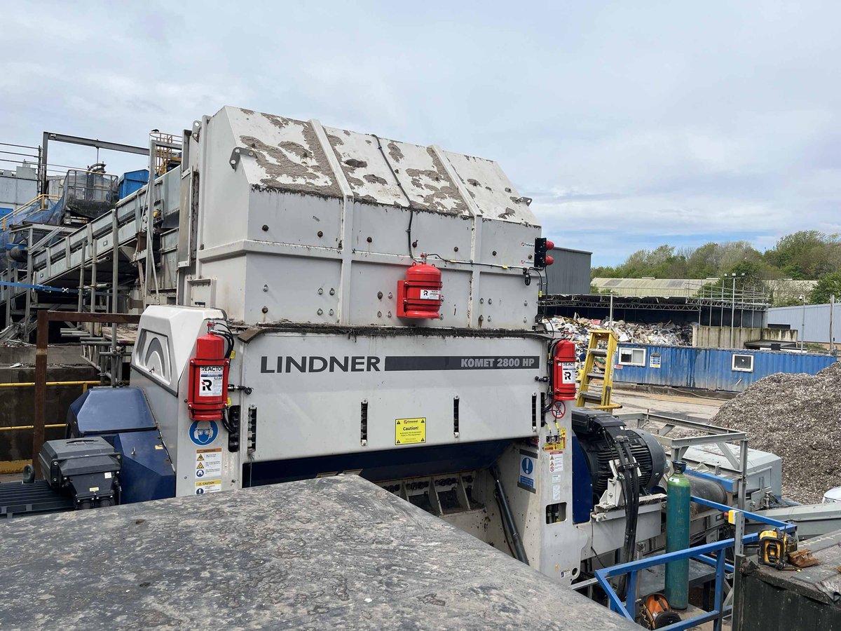 Lindner Komet 2800 | Reacton